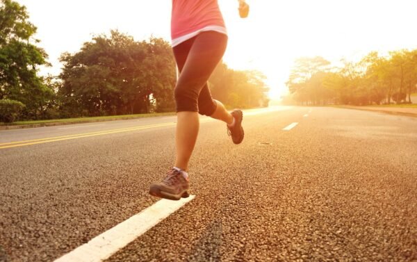 Here's What Bad Running Form Looks Like: 9 Signs To Look For