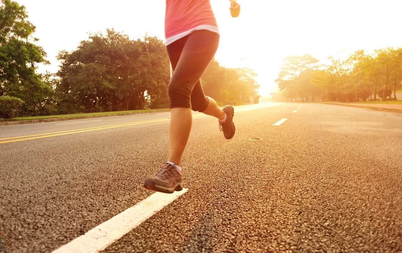 Here's What Bad Running Form Looks Like: 9 Signs To Look For