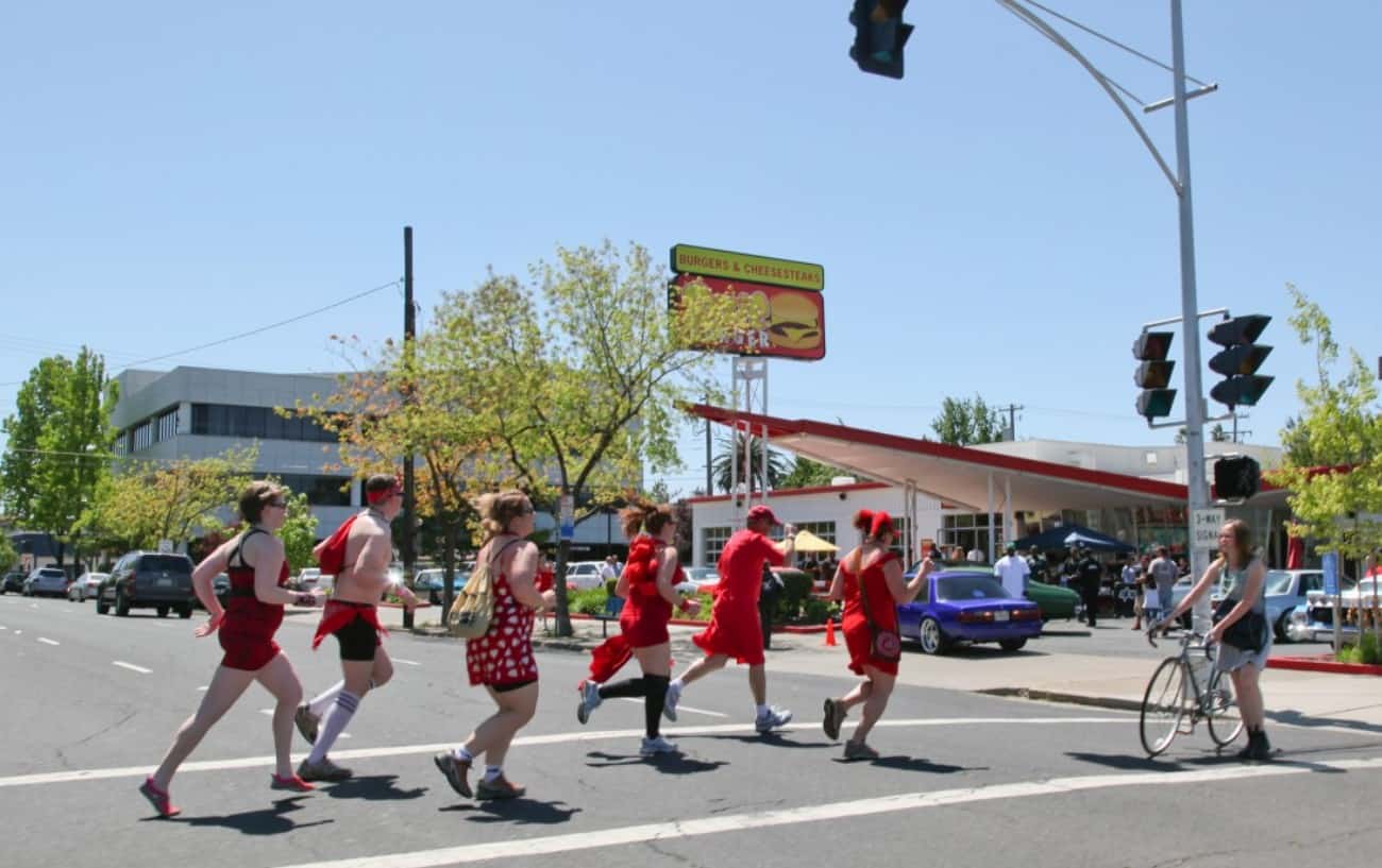 Hash House Harriers: A Drinking Club With A Running Problem