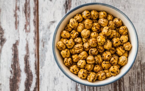 Best Snacks For Runners: 17 Real Options + When To Eat Them