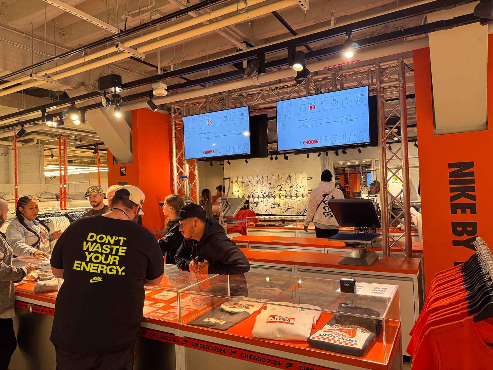 Here's What Nike's Exclusive Chicago Marathon In-store Pop Up Looked Like