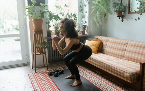 The 6 Best EMOM Workouts For Endurance, Strength, + Muscle Gain