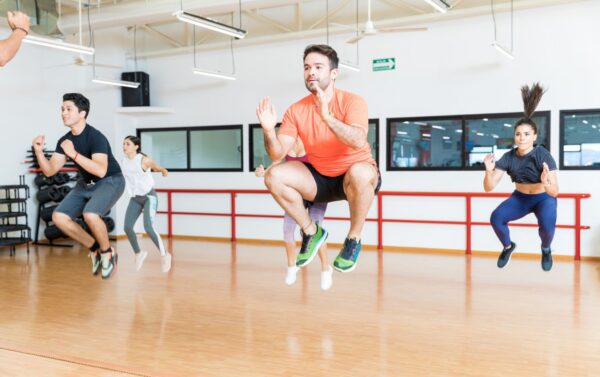 The 6 Best EMOM Workouts For Endurance, Strength, + Muscle Gain