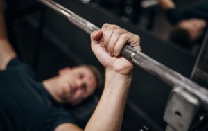 The 6 Best EMOM Workouts For Endurance, Strength, + Muscle Gain