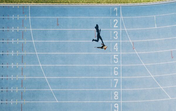 Flying Sprints Guide + 3 Flying Sprints Workouts For All Runners