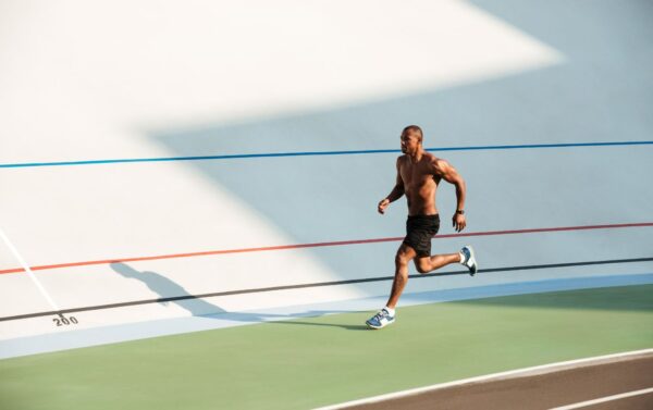 Flying Sprints Guide + 3 Flying Sprints Workouts For All Runners