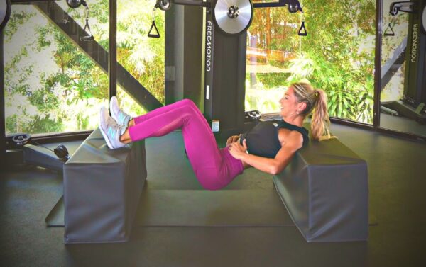 How To Do A Hip Thrust + 6 Hip Thrust Variations To Try