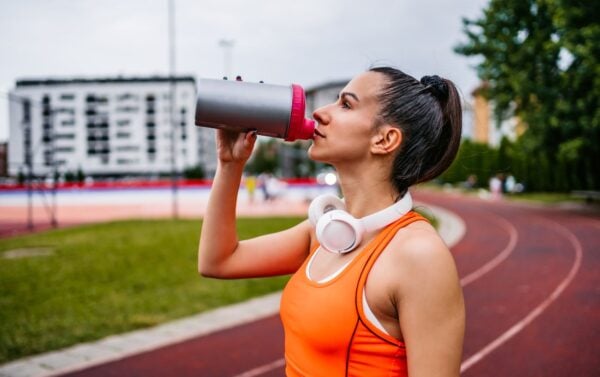 Hydration For Runners: How To Hydrate Before, During + After A Run
