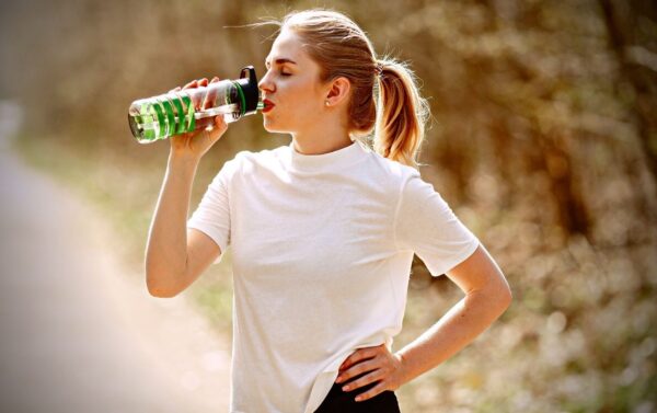 Overhydration Symptoms + Helpful Tips To Prevent It In The First Place