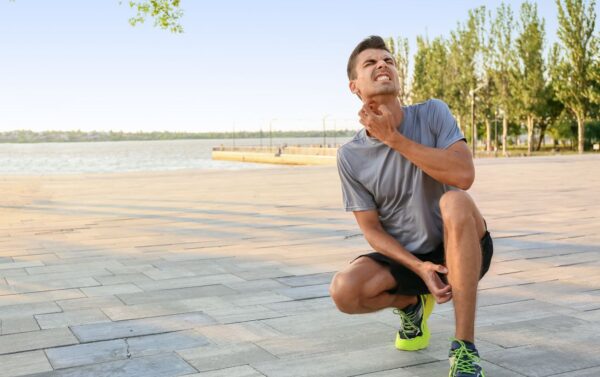 The Runner's Itch Is Real: Here's What Causes It (+ How To Treat It)