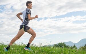 Here's What Bad Running Form Looks Like: 9 Signs To Look For