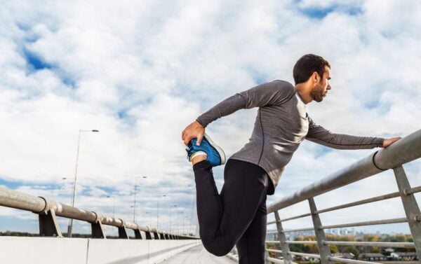 Static Stretching Vs Dynamic Stretching: Here’s When To Do Each