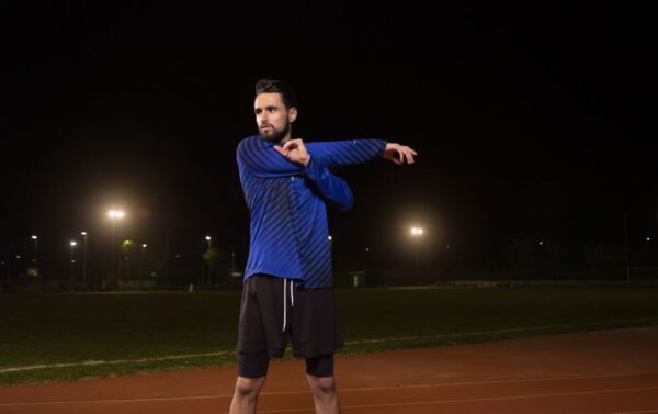 7 Fantastic Upper Body Stretches To Loosen Up Before + After A Workout