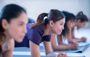 Weighted Planks: How To, Benefits + 7 Tips To Perform A Weighted Plank