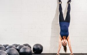 What Muscles Do Handstands Work? + 3 Great Benefits Of Handstands