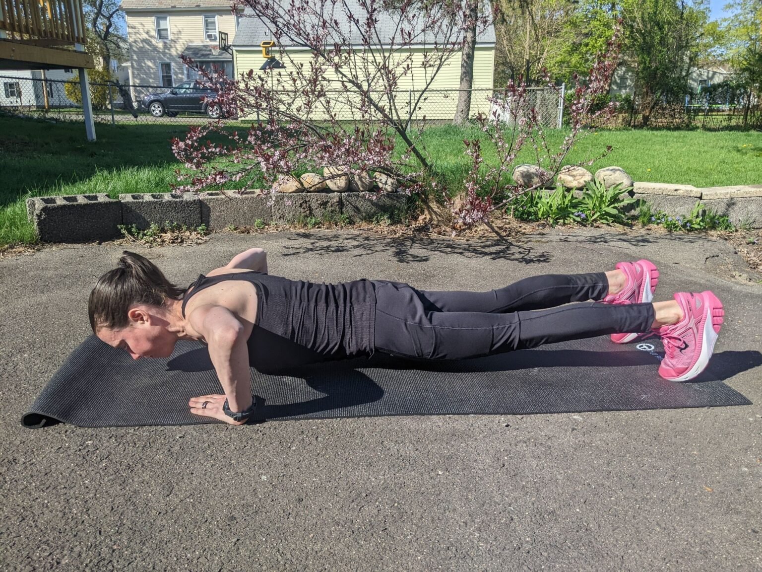 100 Push-Ups A Day: Benefits, Risks, Results + Tips For Getting There
